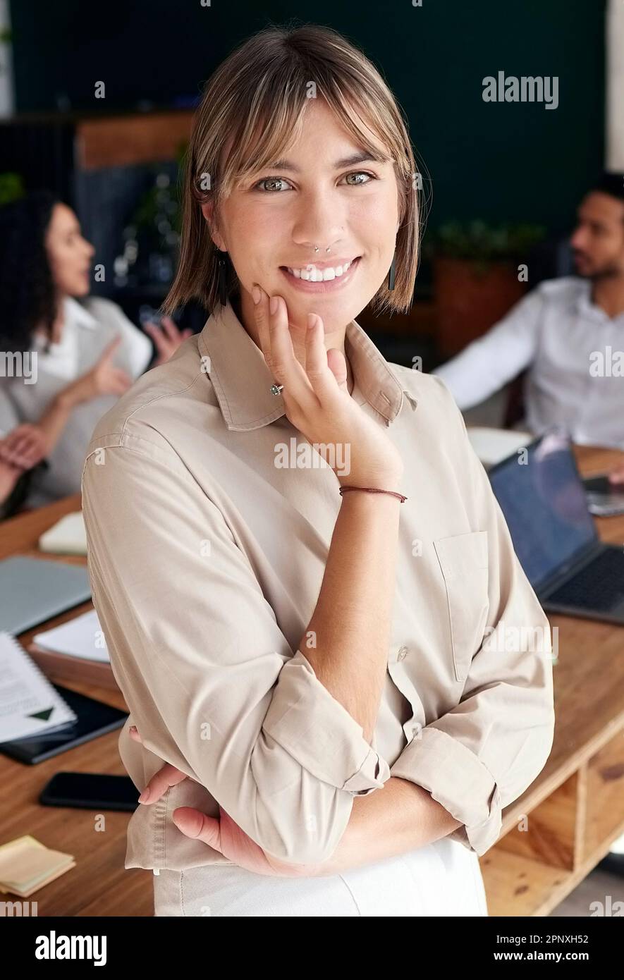 Intern office candid hi-res stock photography and images - Alamy