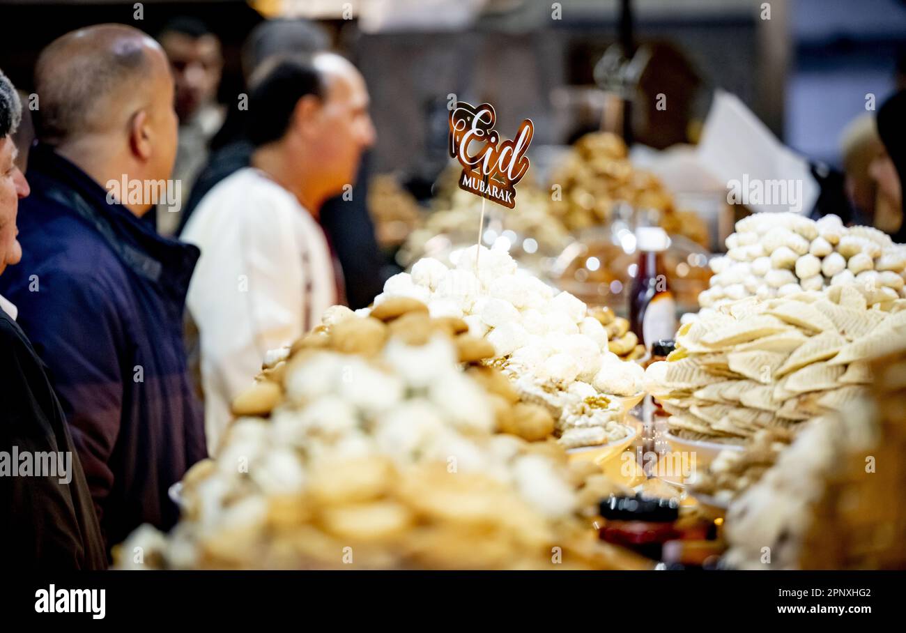 ROTTERDAM - Crowds at the Moroccan bakery Fes during the Sugar Fest ...