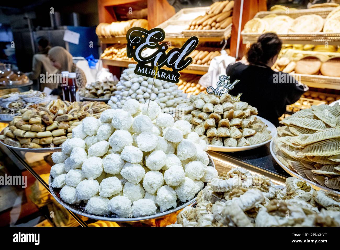 ROTTERDAM - Crowds at the Moroccan bakery Fes during the Sugar Fest ...