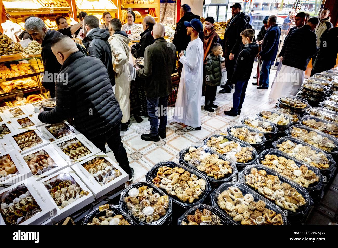 ROTTERDAM - Crowds at the Moroccan bakery Fes during the Sugar Fest ...