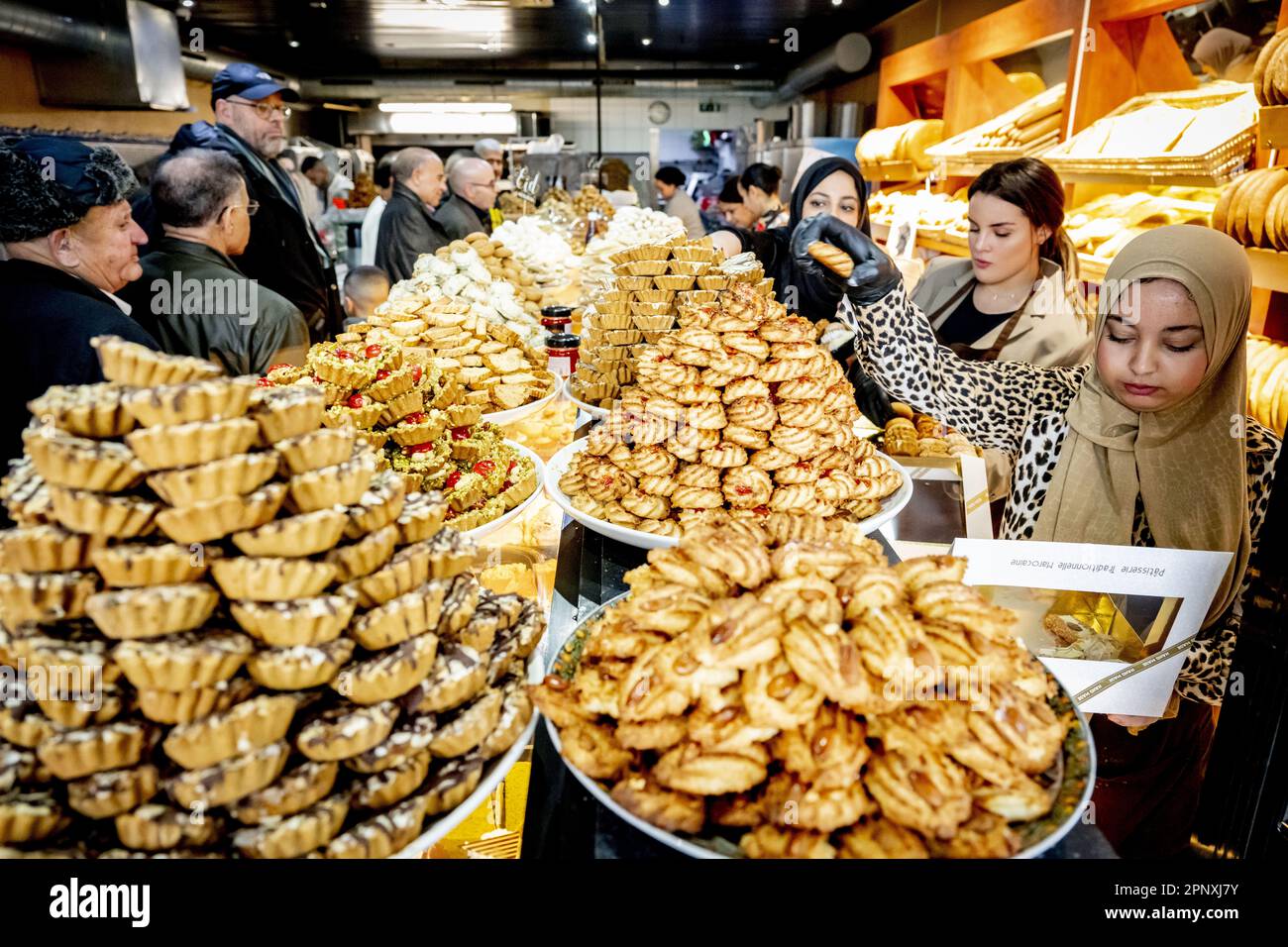 ROTTERDAM - Crowds at the Moroccan bakery Fes during the Sugar Fest ...