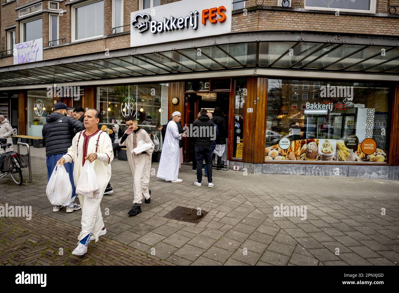 ROTTERDAM - Crowds at the Moroccan bakery Fes during the Sugar Fest ...