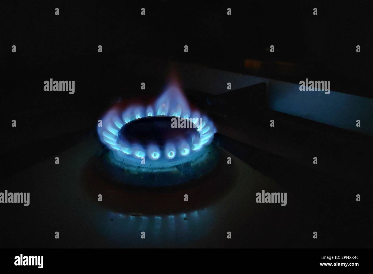 Gas stove fire hi-res stock photography and images - Alamy