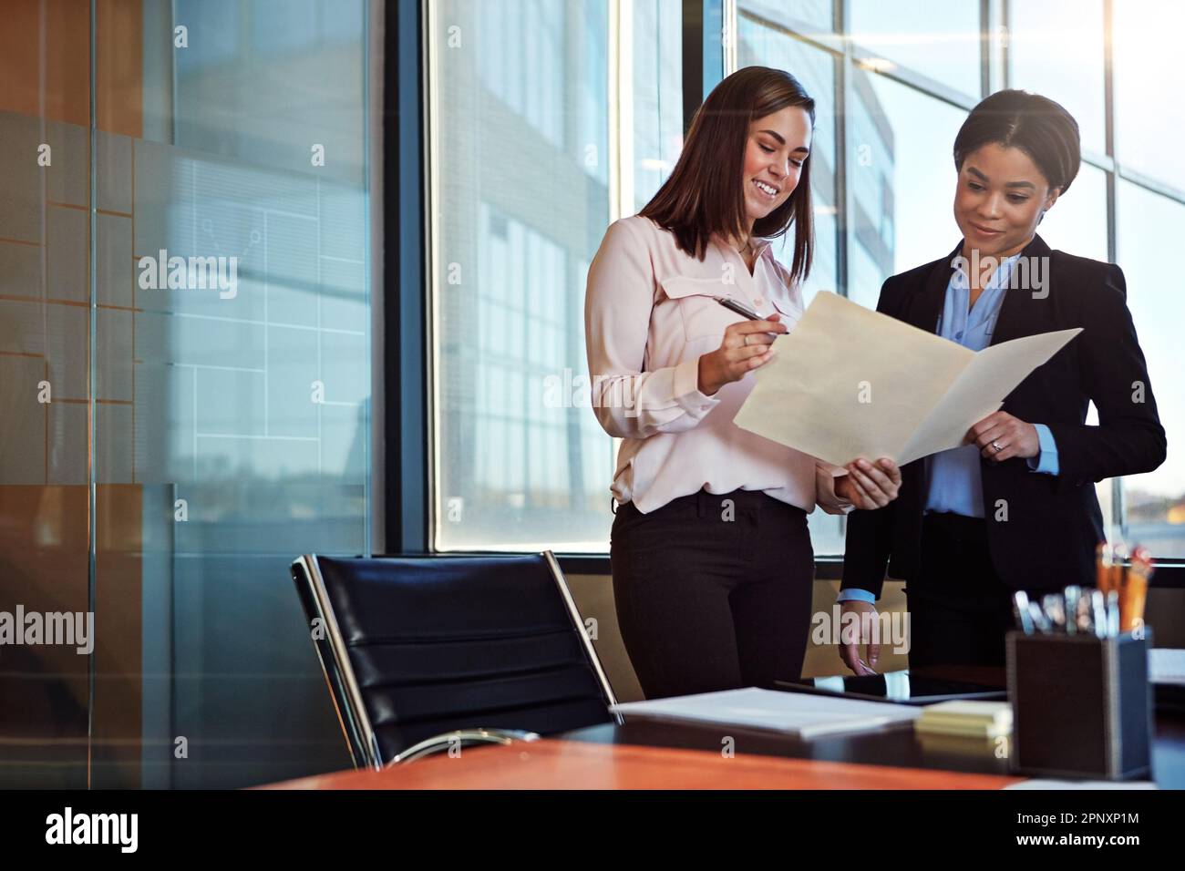 Two minds think alike hi-res stock photography and images - Alamy