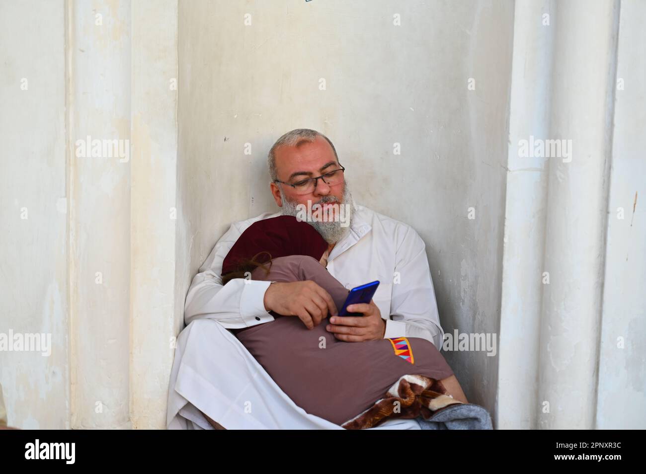 Preforming live hi-res stock photography and images - Alamy