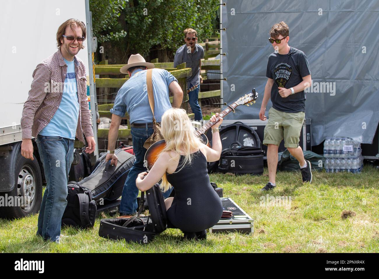 Alternative singer songwriter Hannah Rose Platt packing her guitar away ...