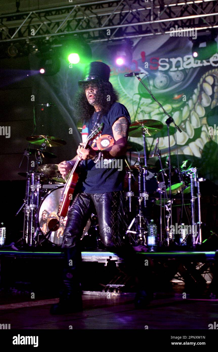 Slash photographs hi-res stock photography and images - Alamy