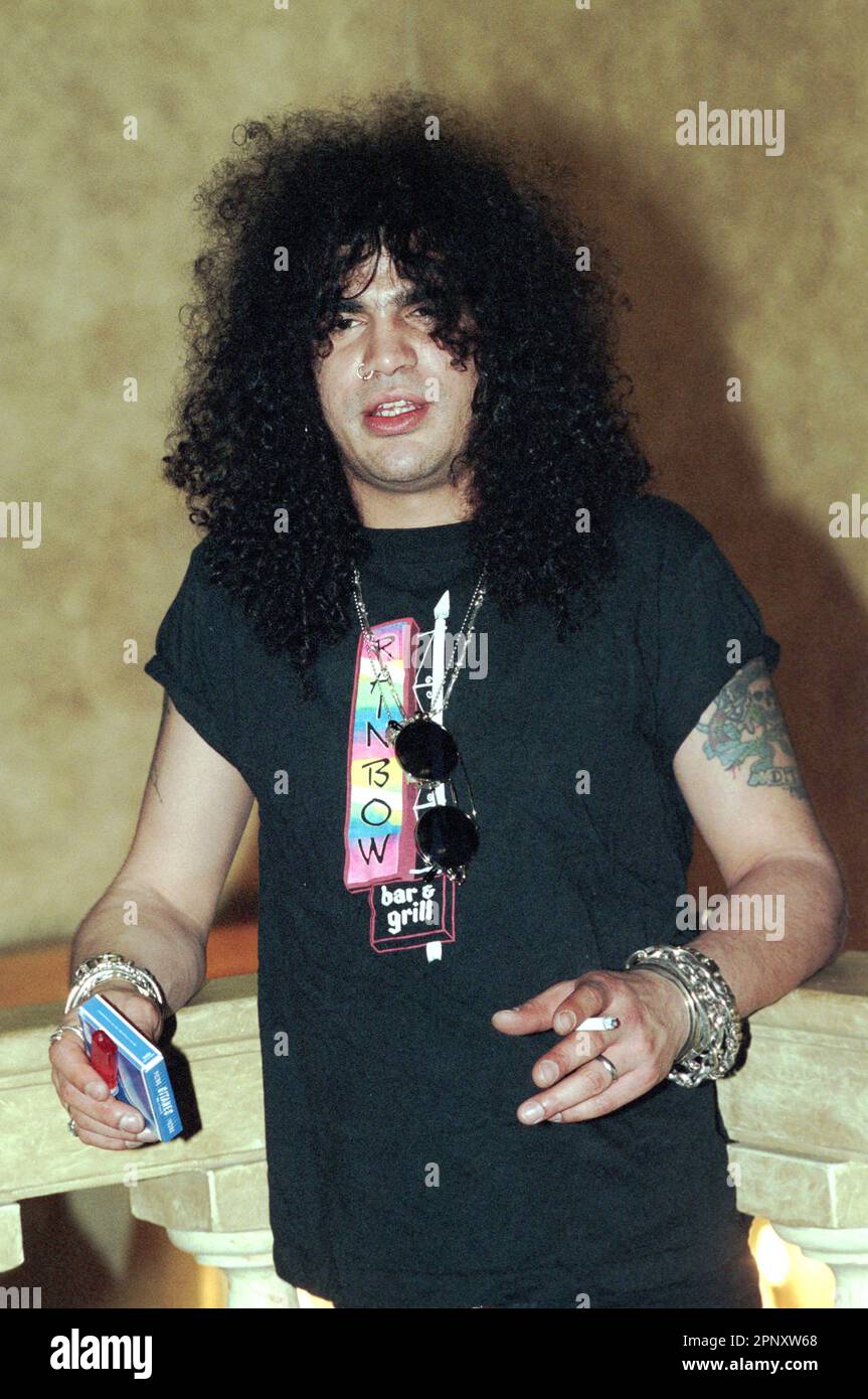 Slash 1995 hi-res stock photography and images - Alamy