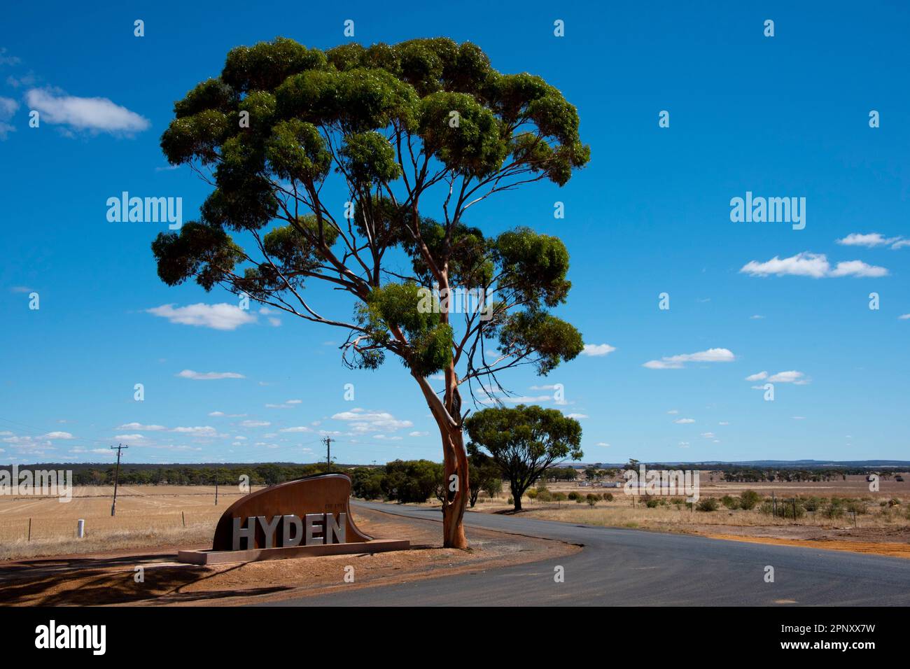 Town of Hyden Welcome Sign - Western Australia Stock Photo - Alamy