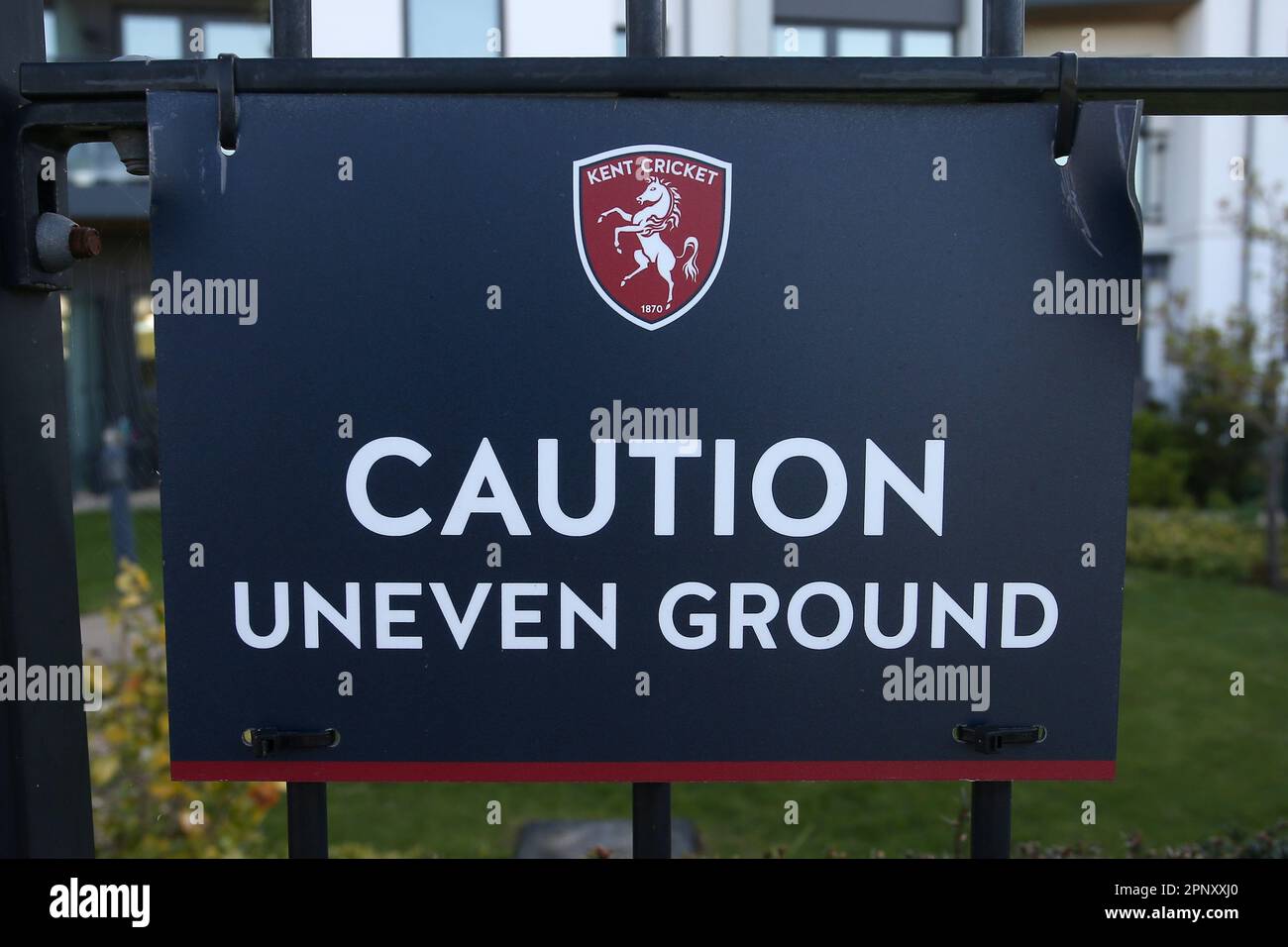 Uneven ground sign hi-res stock photography and images - Alamy