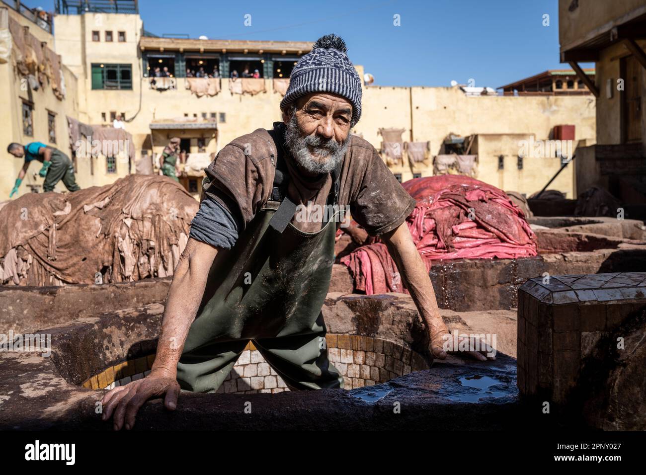 Leather craftsmanship inside hi-res stock photography and images - Alamy