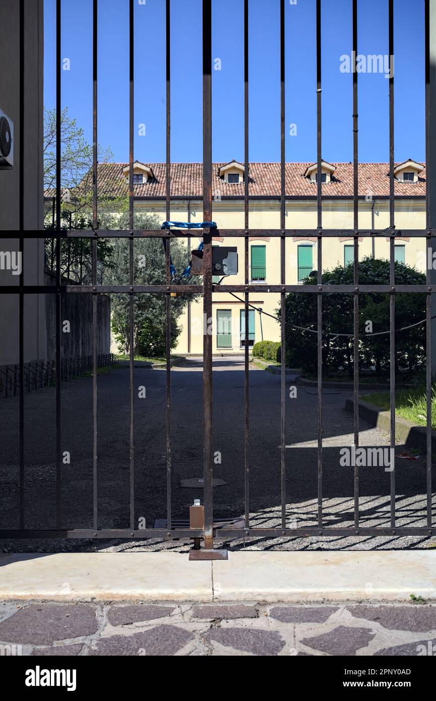 Locked in a museum hi-res stock photography and images - Alamy