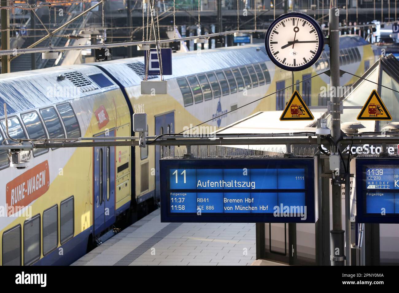 Hamburg, Germany. 21st Apr, 2023. A Metronom train is waiting for ...