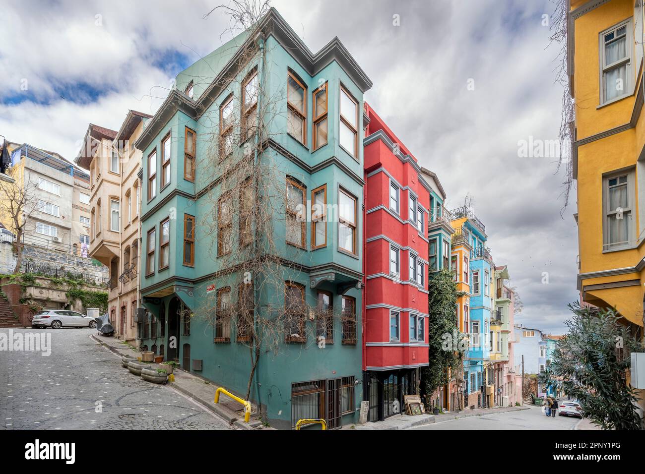 Istanbul houses hi-res stock photography and images - Alamy