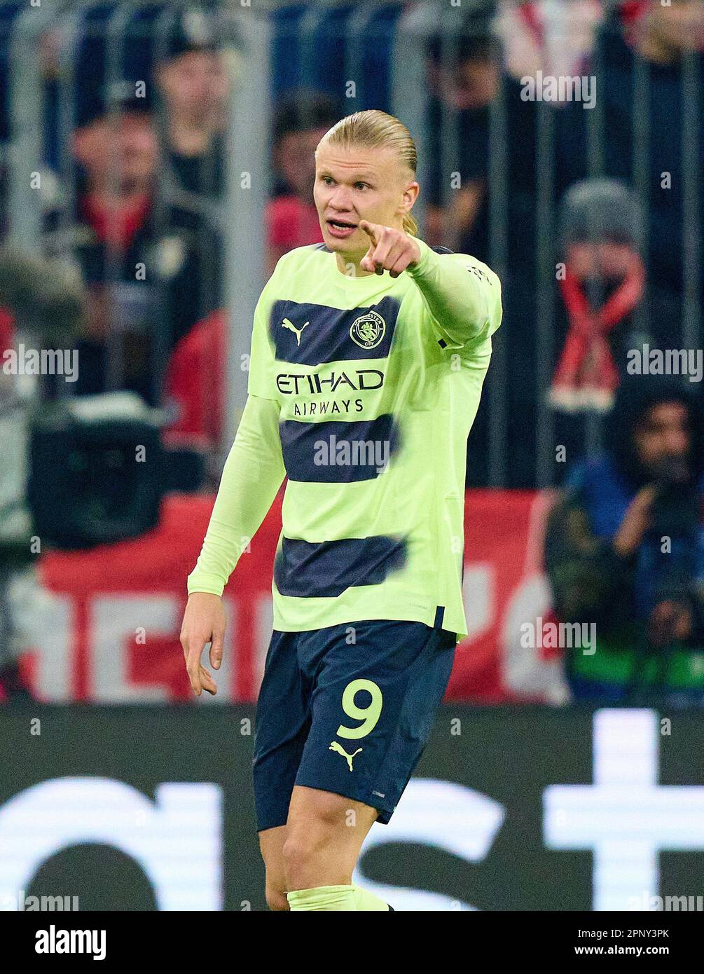 Erling Haaland, MANCITY 9 geste in the quarter final match FC BAYERN ...