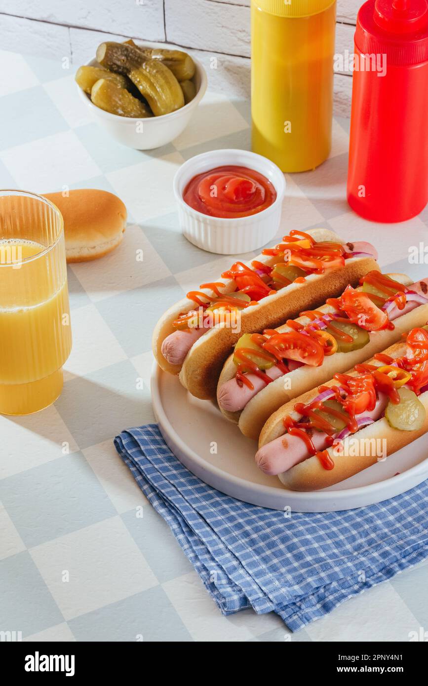 Hot dogs on table top view hi-res stock photography and images - Alamy