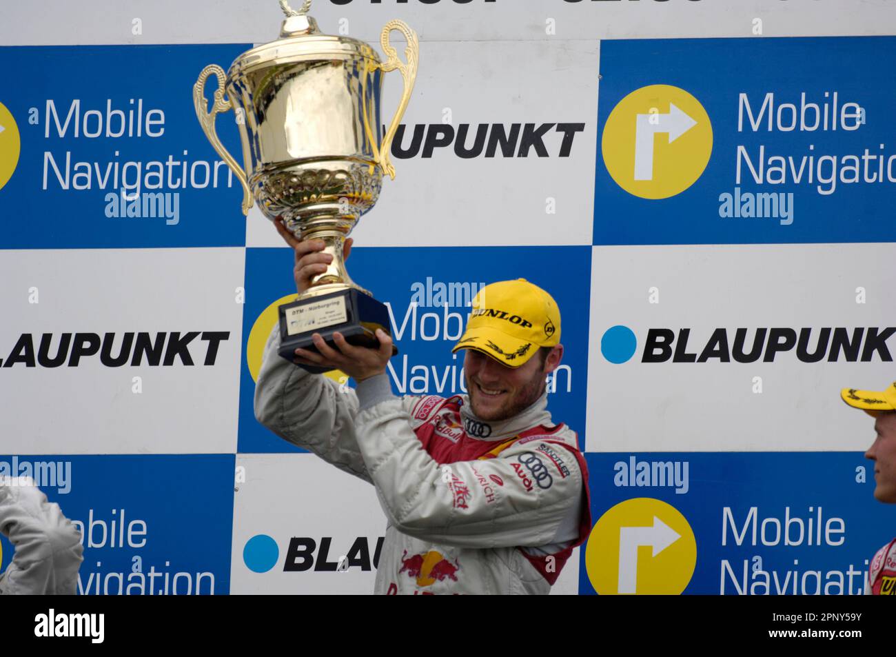 Martin Tomczyk Jubel Freude mit Pokal bei Siegerehrung, DTM, Rennen auf ...