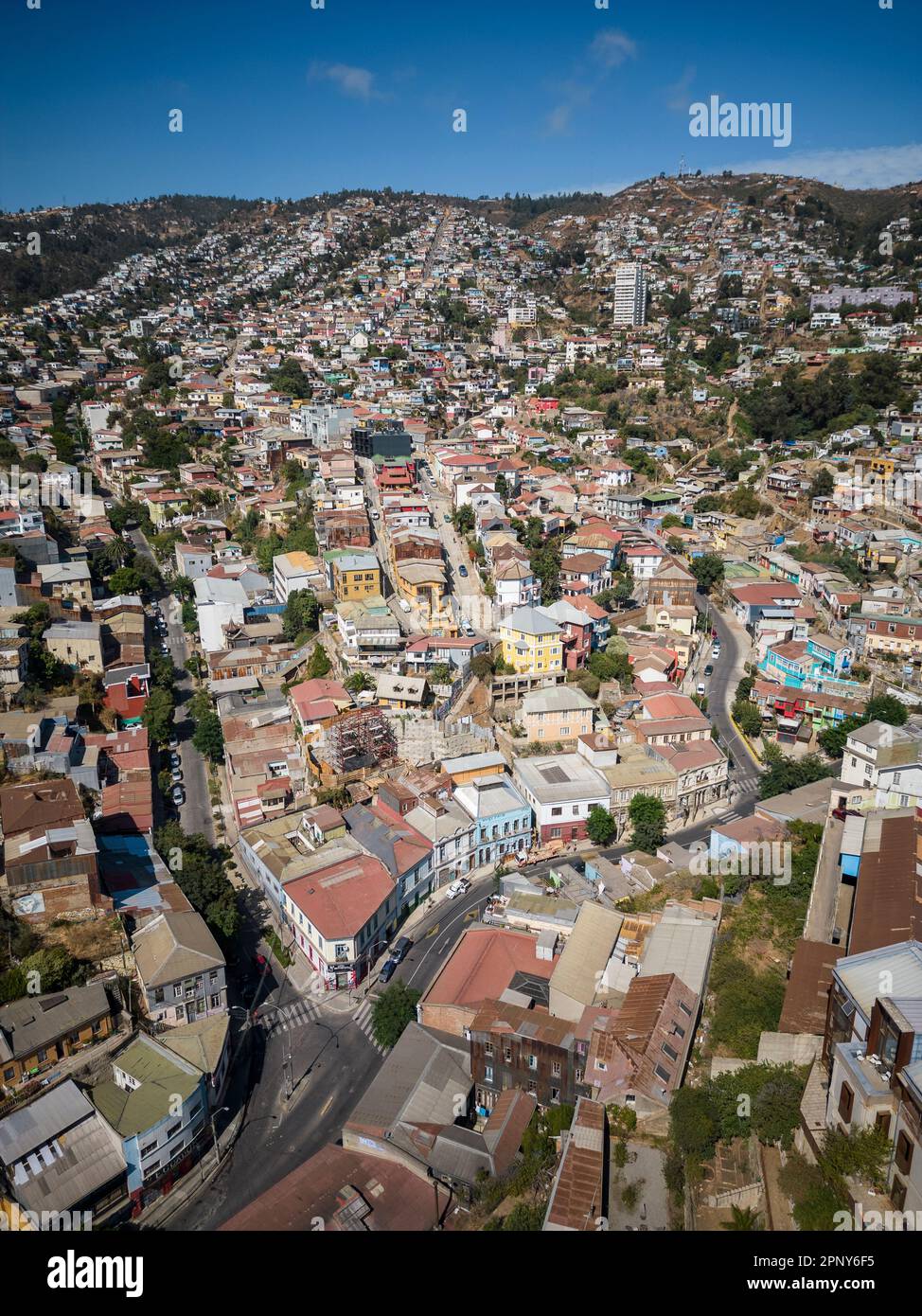 Beautiful view to traditional colorful city buildings in Valparaiso ...