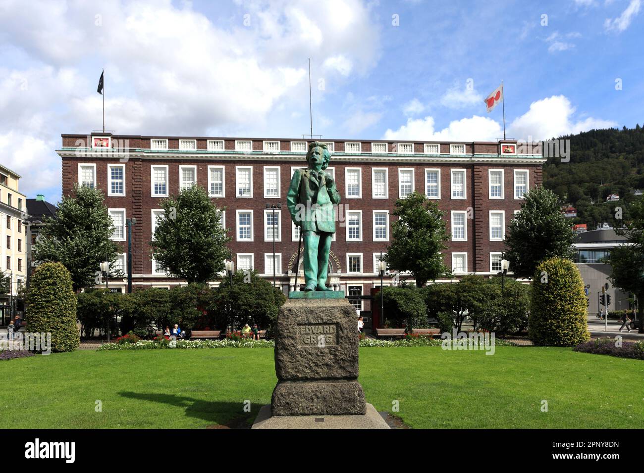 Edvard Grieg statue in Festplassen gardens, Bergen City, Hordaland ...
