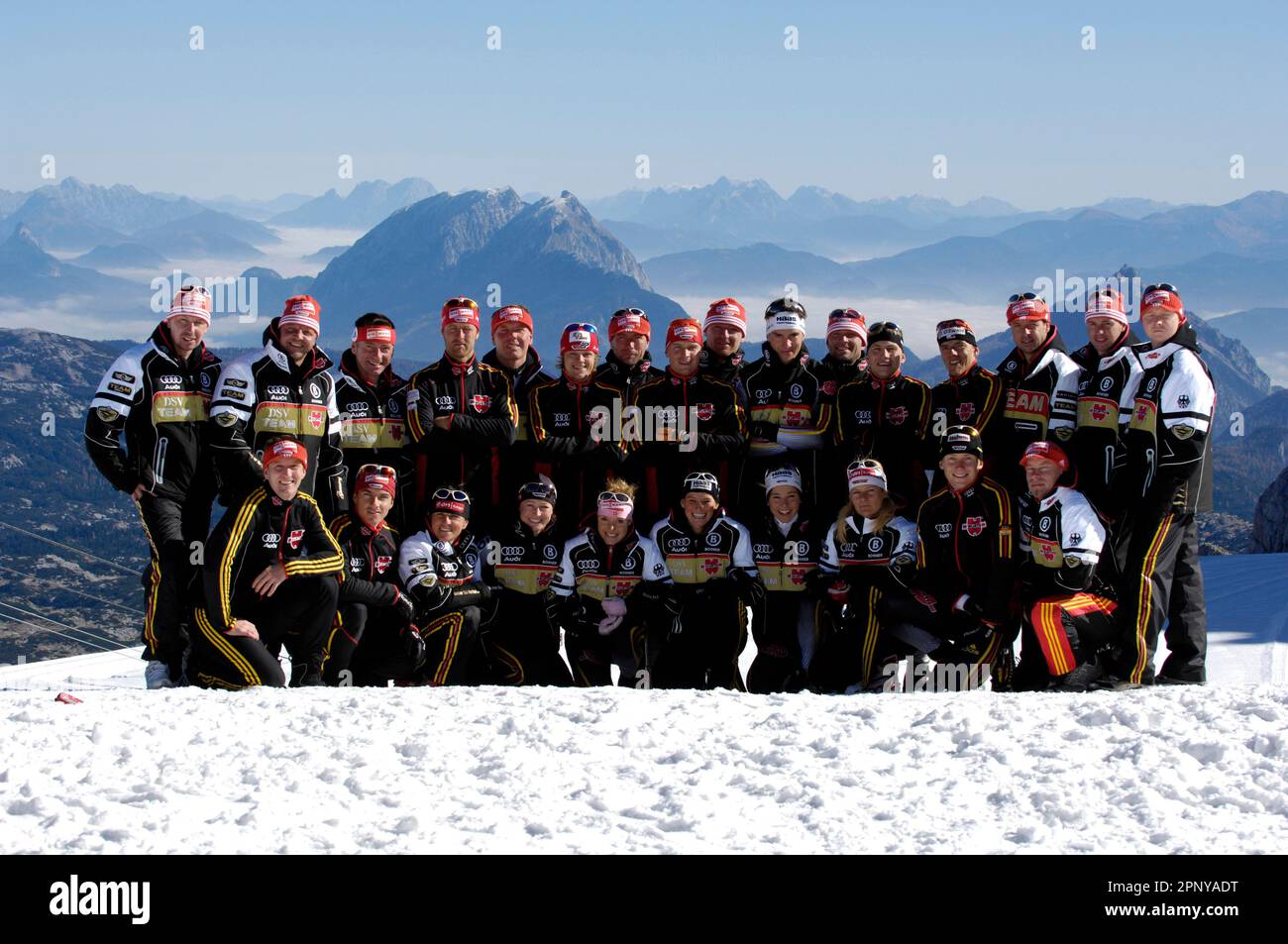 Mannschaftsfoto Langlauf Nationalmannschaft Ski Nordisch, Stehend von ...