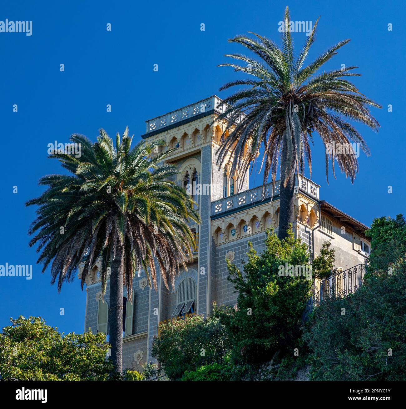 Villa in liguria hi-res stock photography and images - Alamy