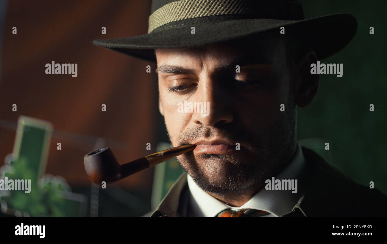Cop detective hi-res stock photography and images - Alamy