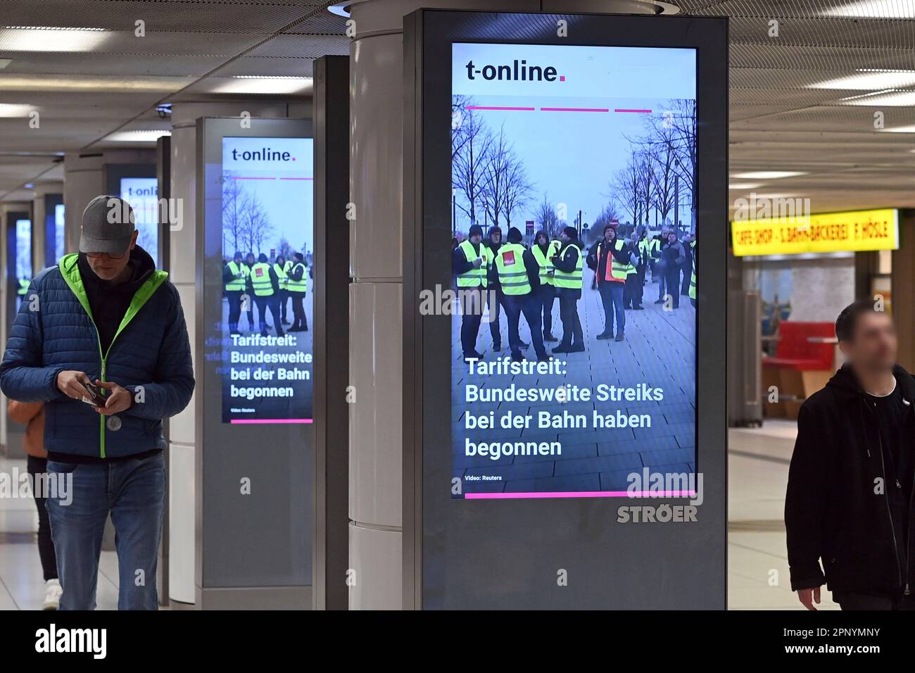 Strike on Friday, April 21, 2023 at the main train station in Munich ...