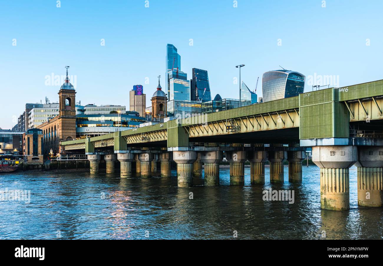 Cannon Street Railway Bridge ane Skyscrapers over River Thames, London ...