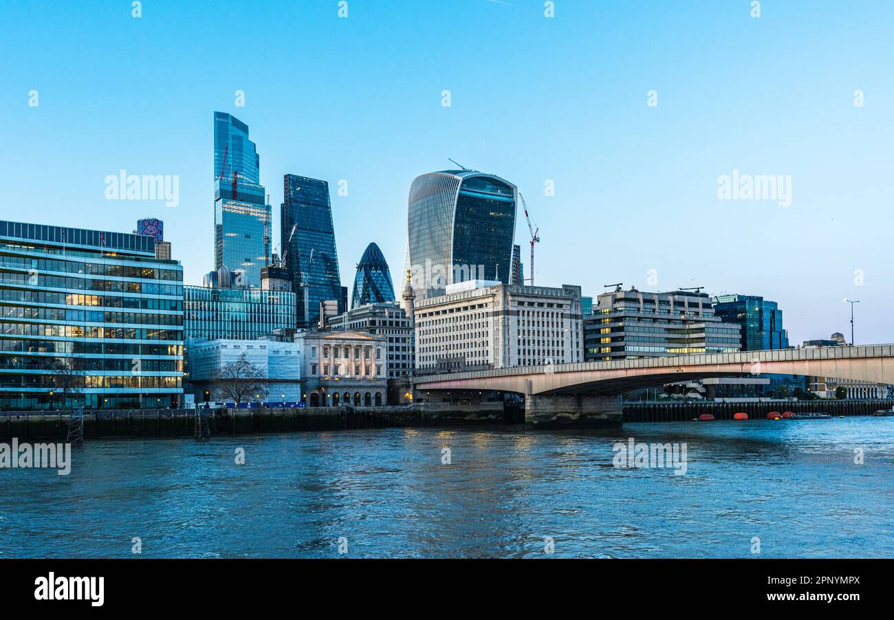 Golden jubilee footbridge london night these hi-res stock photography ...