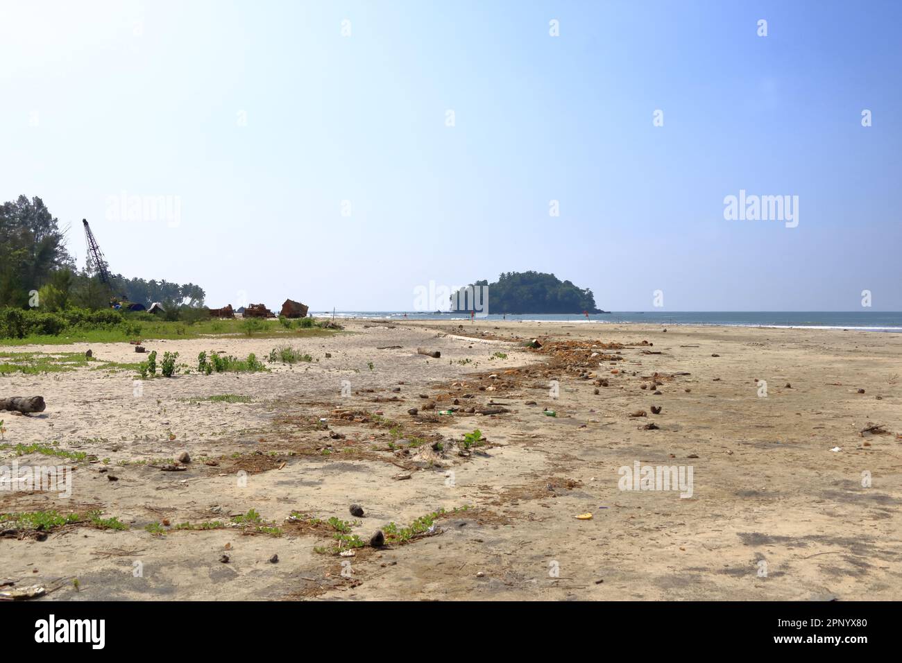 Dharmadam island and beach in Kannur, Kerala in India Stock Photo - Alamy