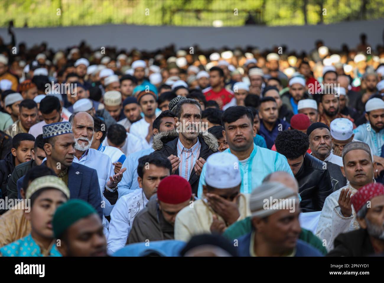 The Muslim community of Madrid ends Ramadan with a prayer in the park ...