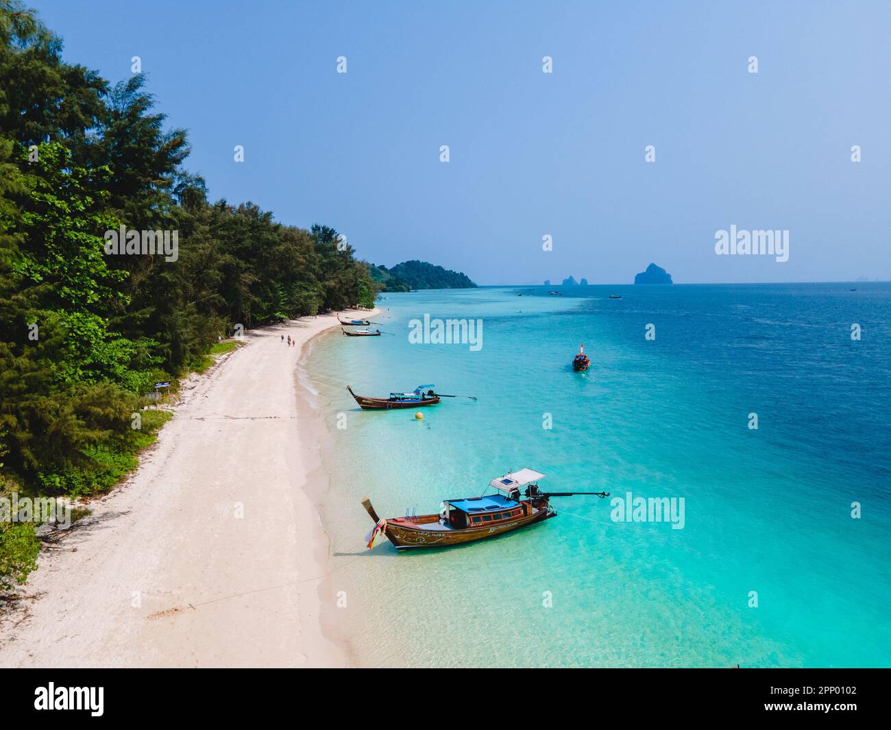 Koh Kradan Island with a white tropical beach and turqouse colored ...