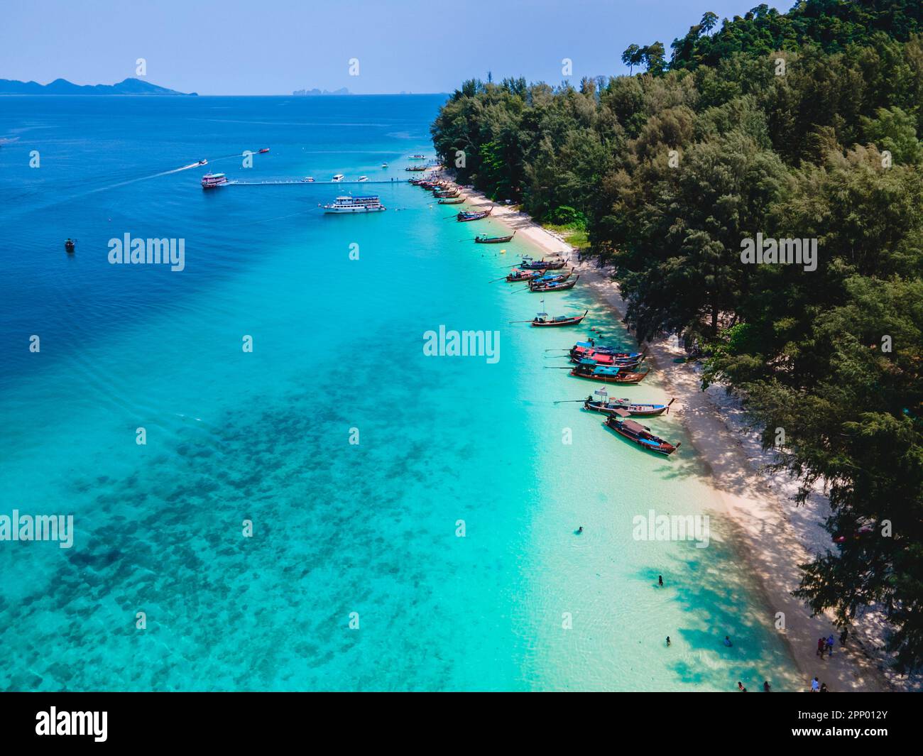 Koh Kradan Island with a white tropical beach and turqouse colored ...