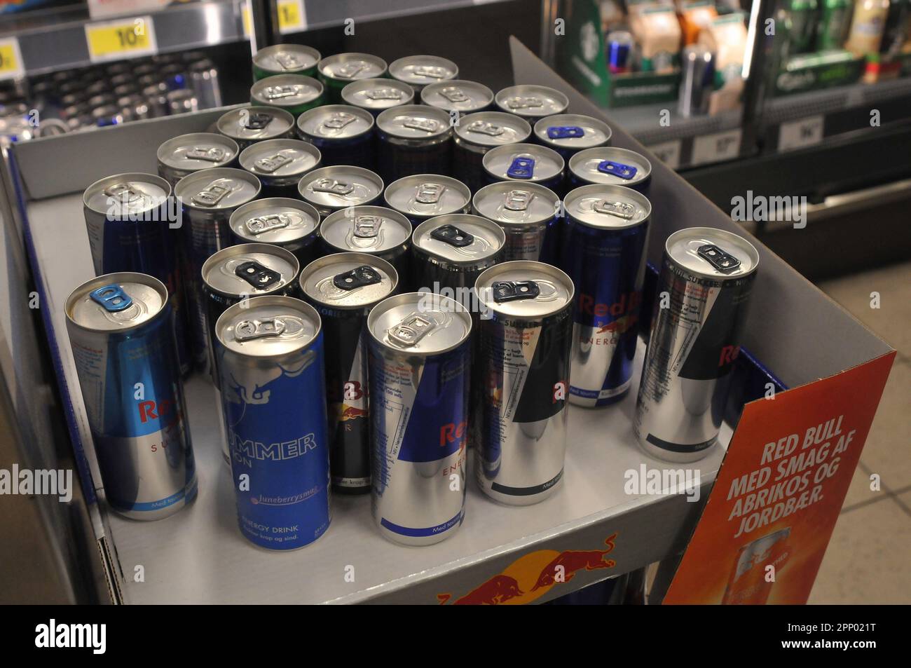 Red bull display store hi-res stock photography and images - Alamy