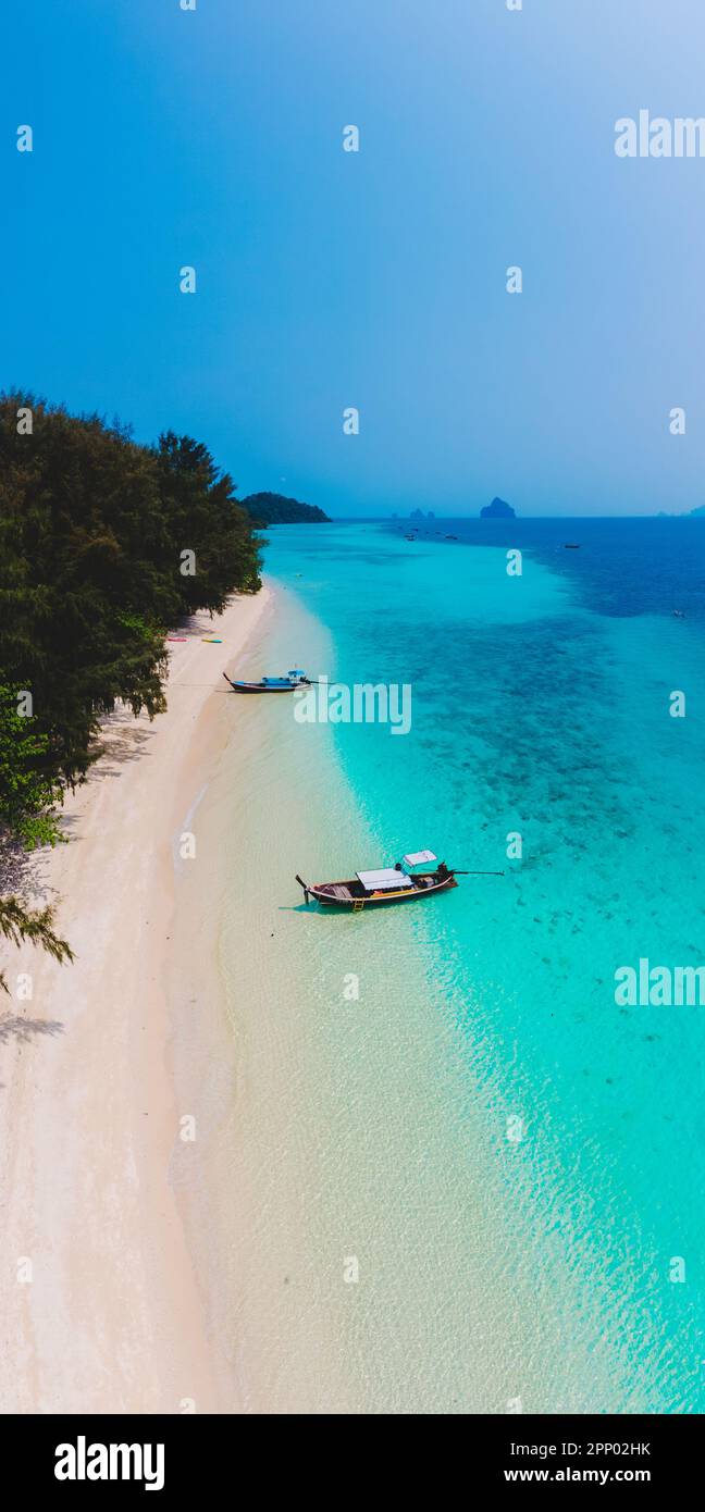 Koh Kradan Island with a white tropical beach and turqouse colored ...