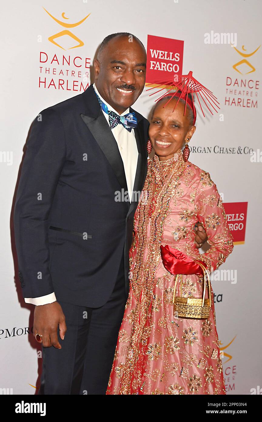 Reginald Van Lee Wife