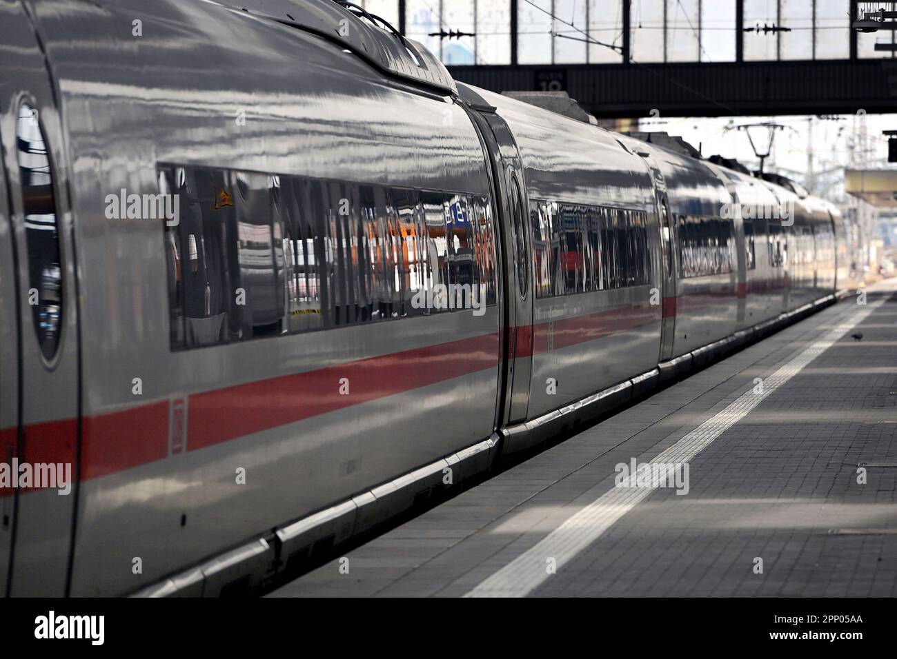 Strike on Friday, April 21, 2023 at the main train station in Munich ... Strike on Friday, April 21, 2023 at the main train station in Munich ...