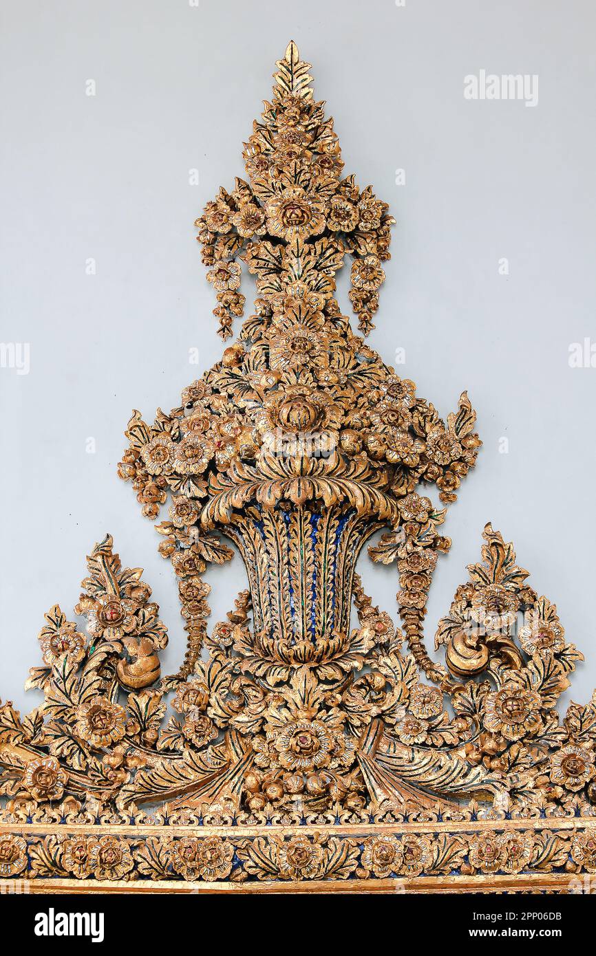 Thai pattern on the ceiling that is unique in the temples of Thailand ...