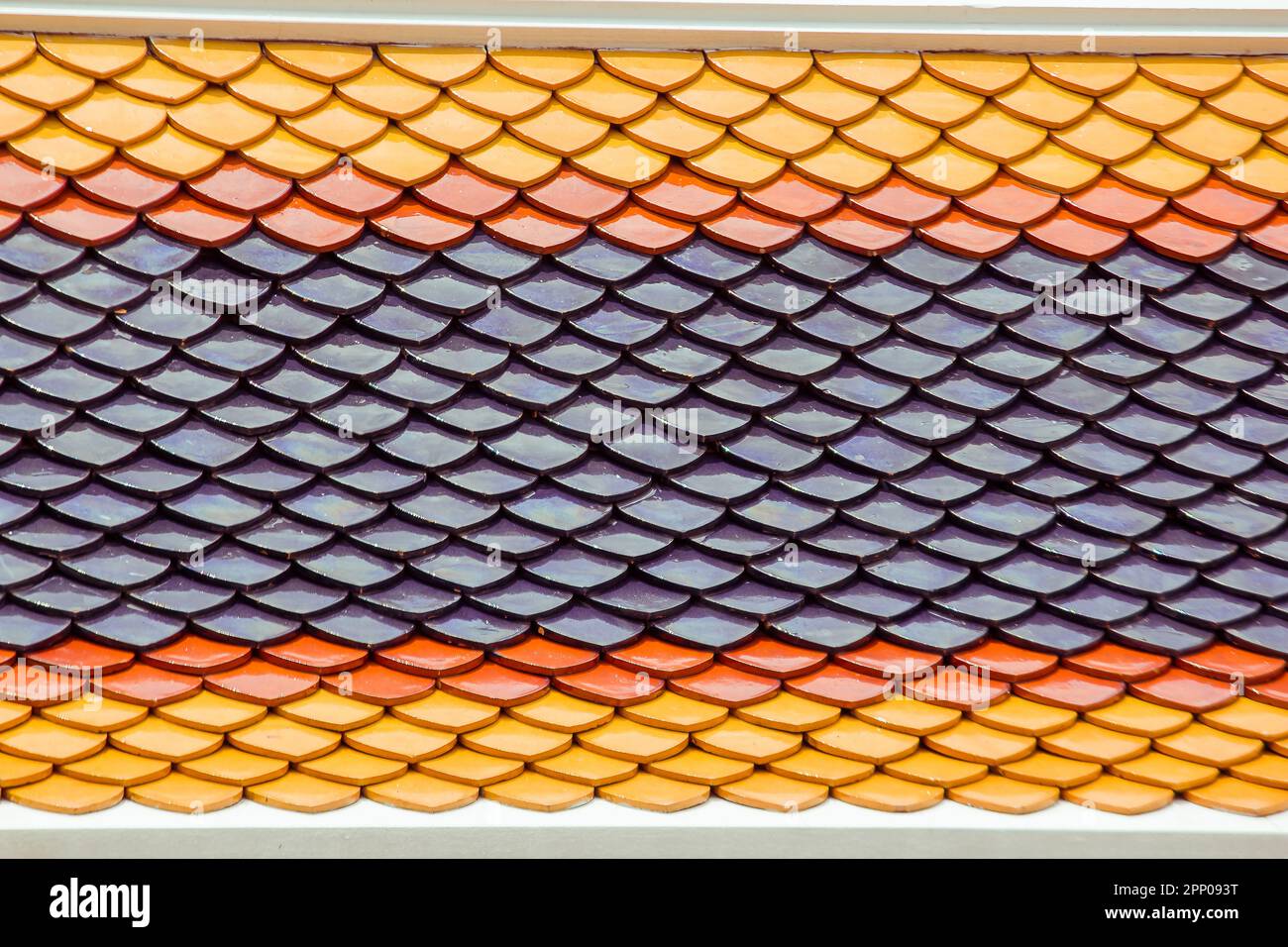 Fish scale roof tiles hi-res stock photography and images - Alamy
