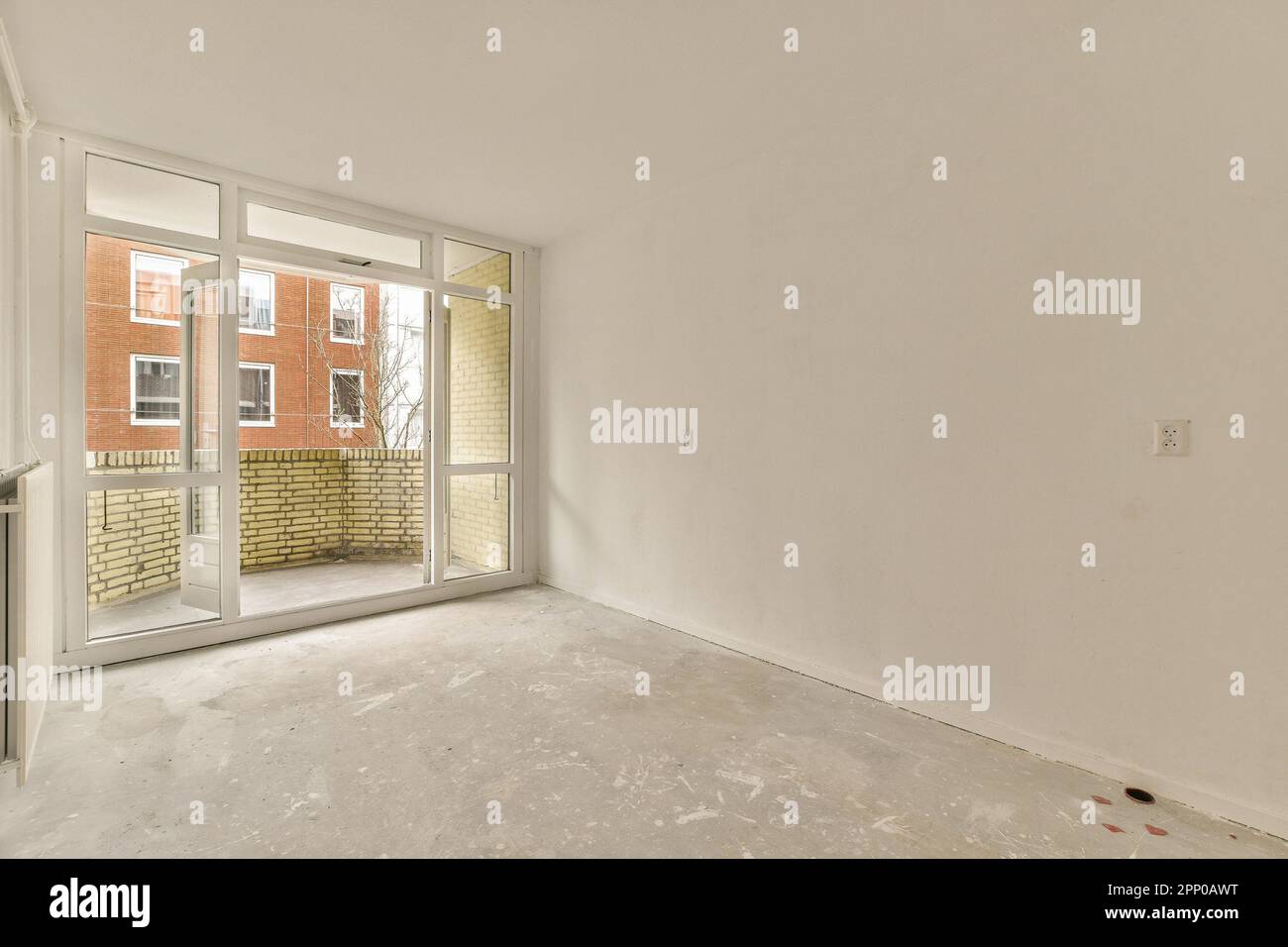 an empty room with no one in the house or building that needs to be ...