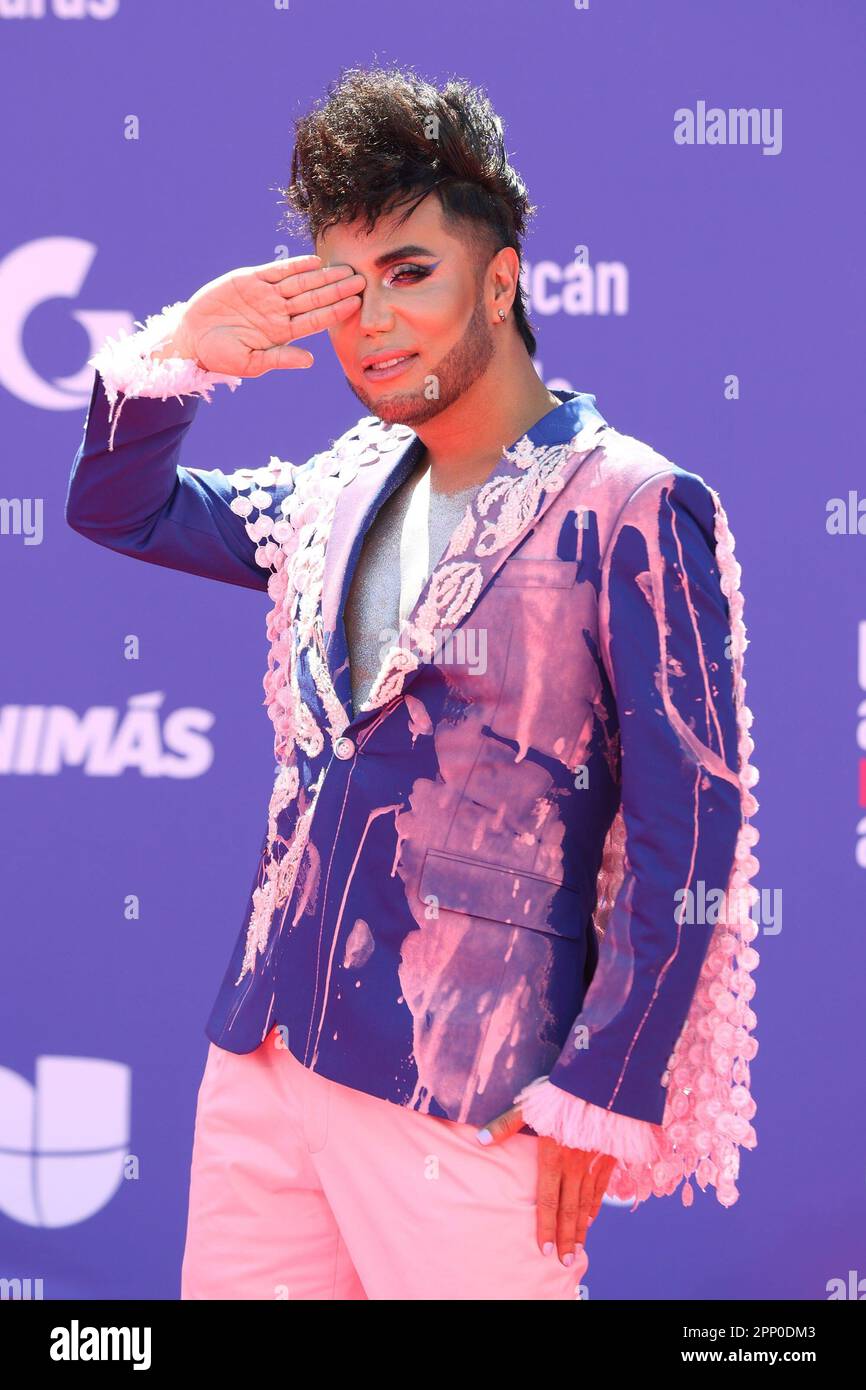 Latin american music awards arrivals hi-res stock photography and ...