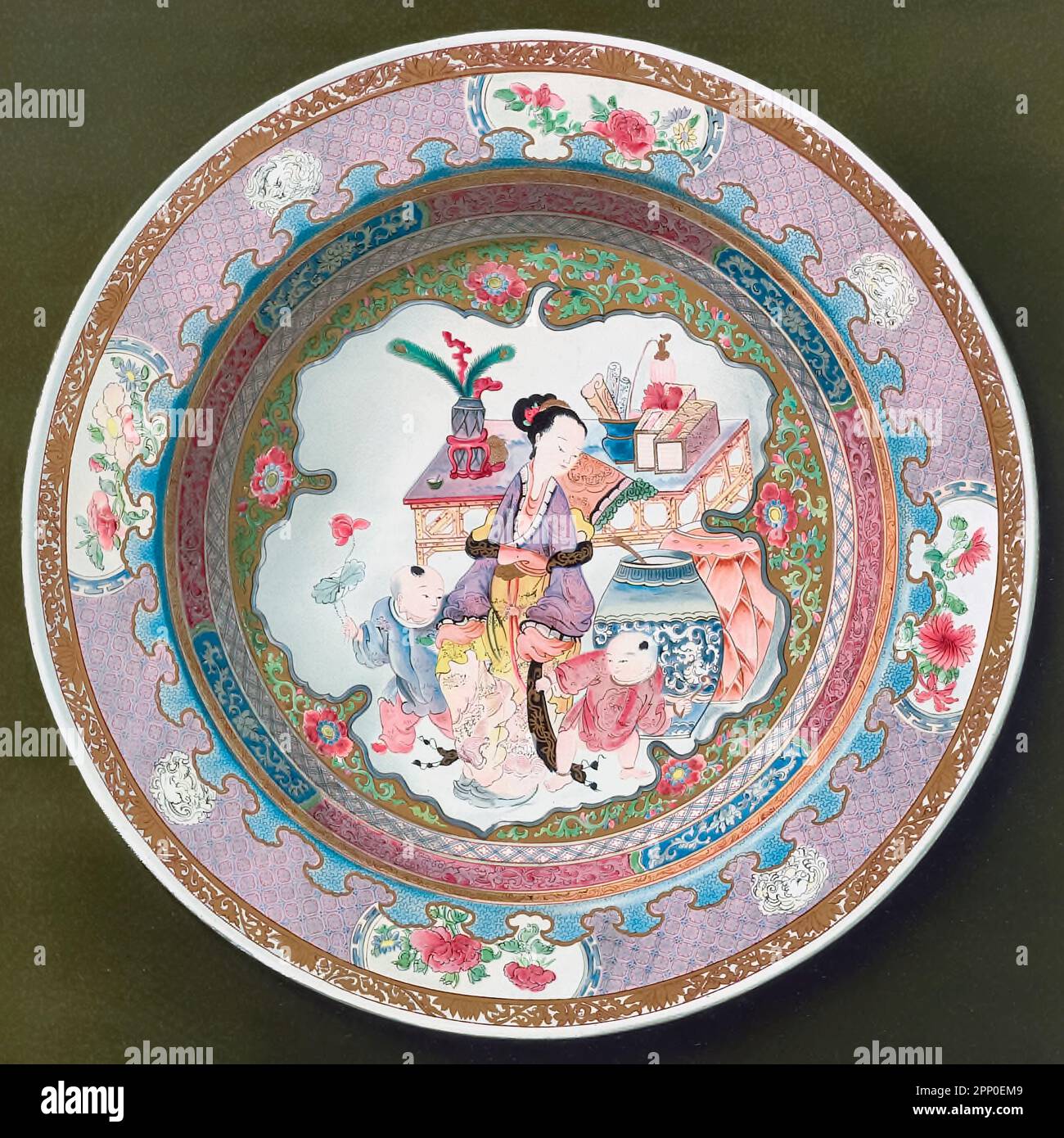 SEVEN-BORDERED EGGSHELL PLATE. DEEP PLATE (Tieh), of eggshell porcelain ...