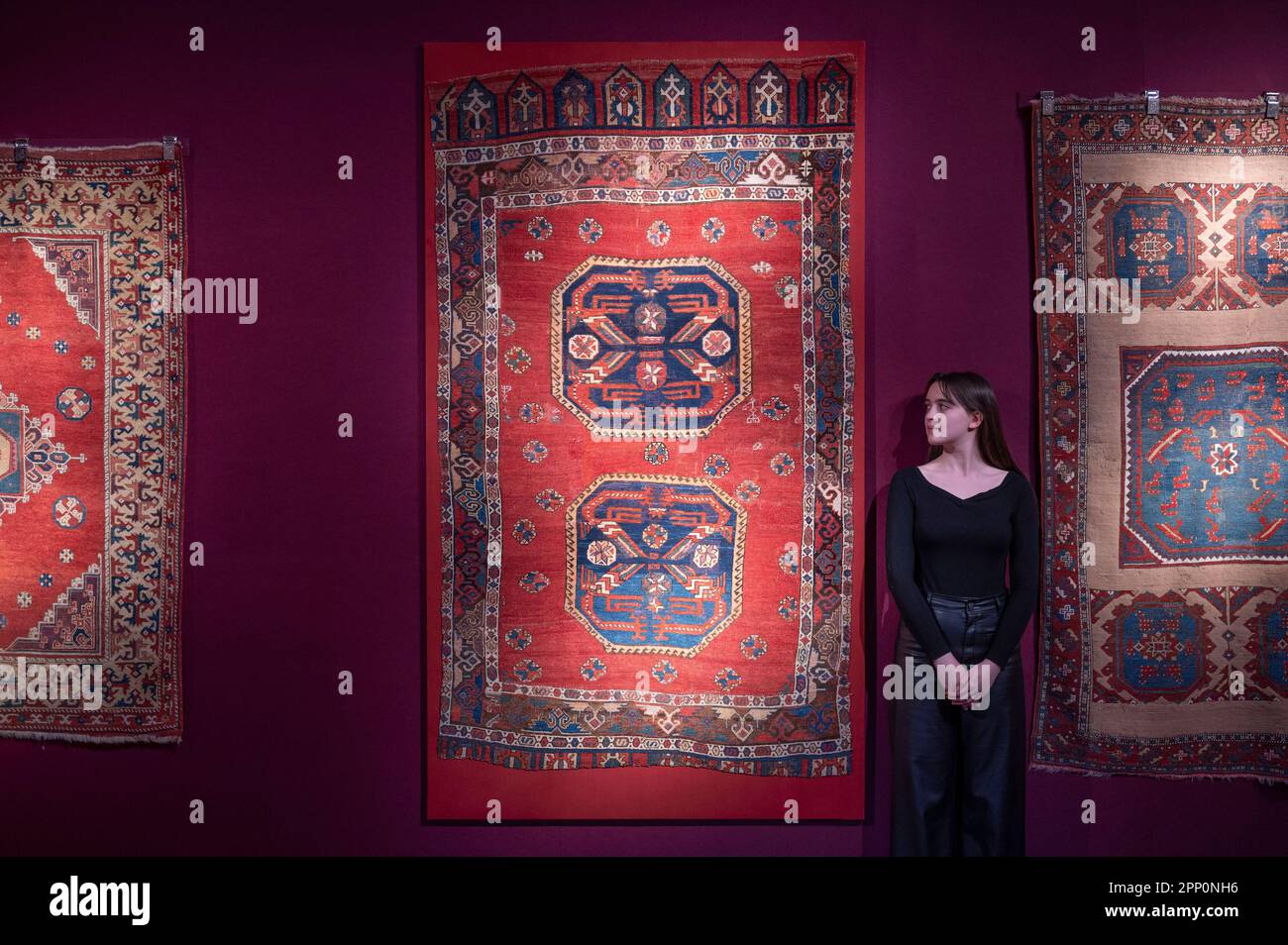 Anatolian phoenix in octagon rug hi-res stock photography and images ...
