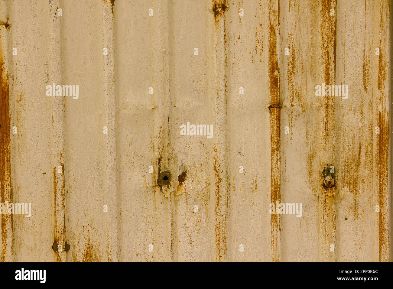 Rusty galvanized iron sheet hi-res stock photography and images - Alamy