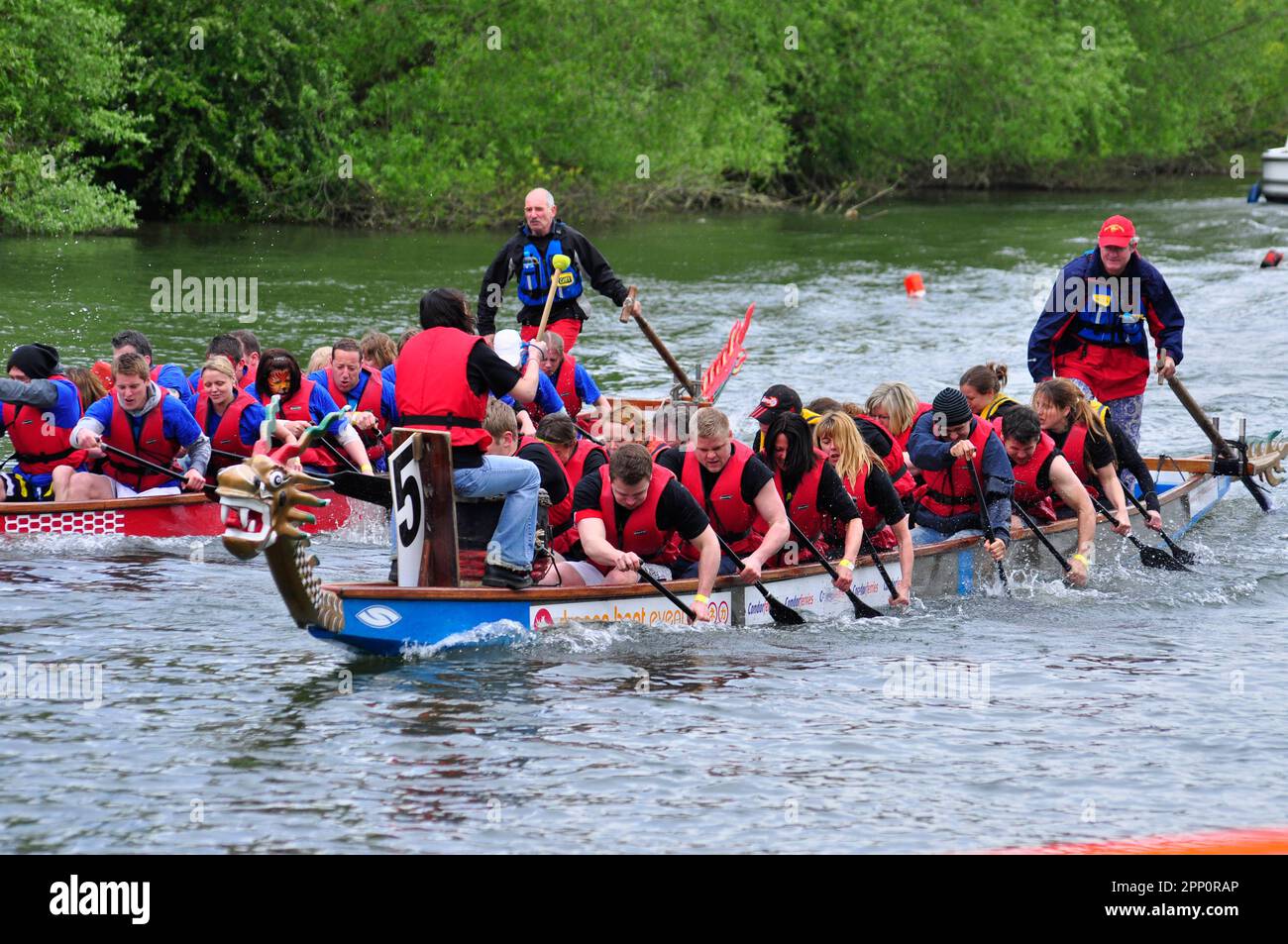 Dragon boat racing hi-res stock photography and images - Alamy