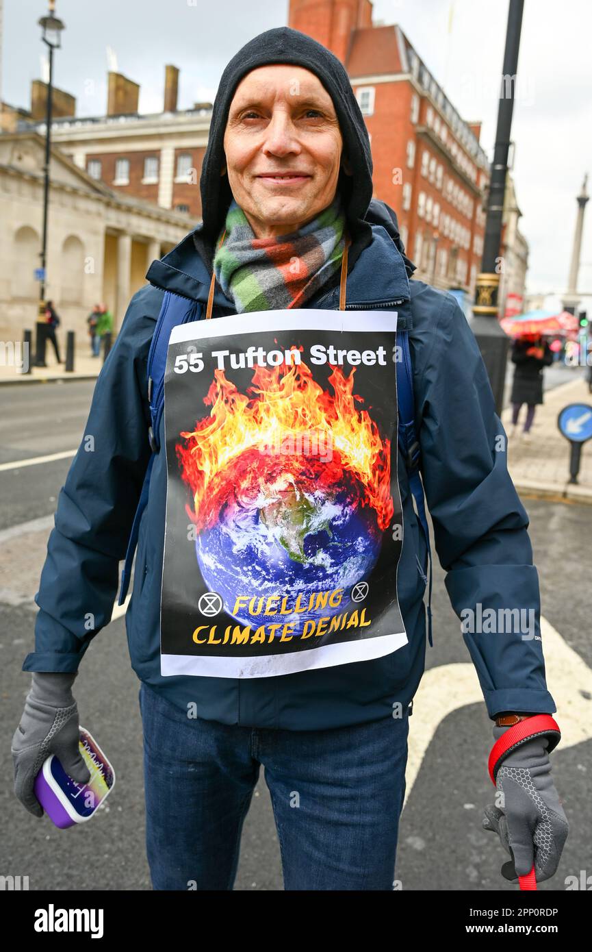 War causes climate change hi-res stock photography and images - Alamy