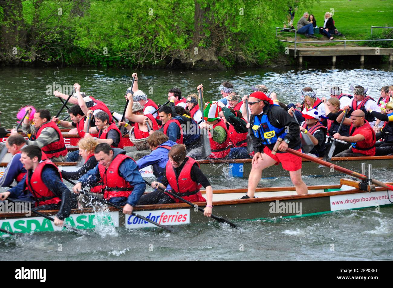 Dragon boat racing hi-res stock photography and images - Alamy