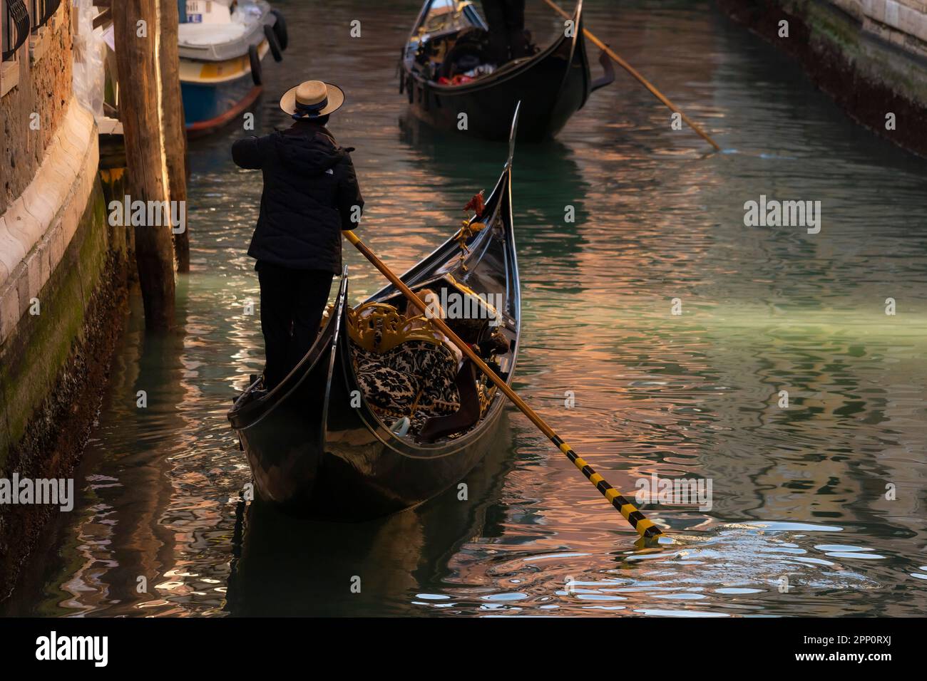 Thing to do in venice hi-res stock photography and images - Alamy