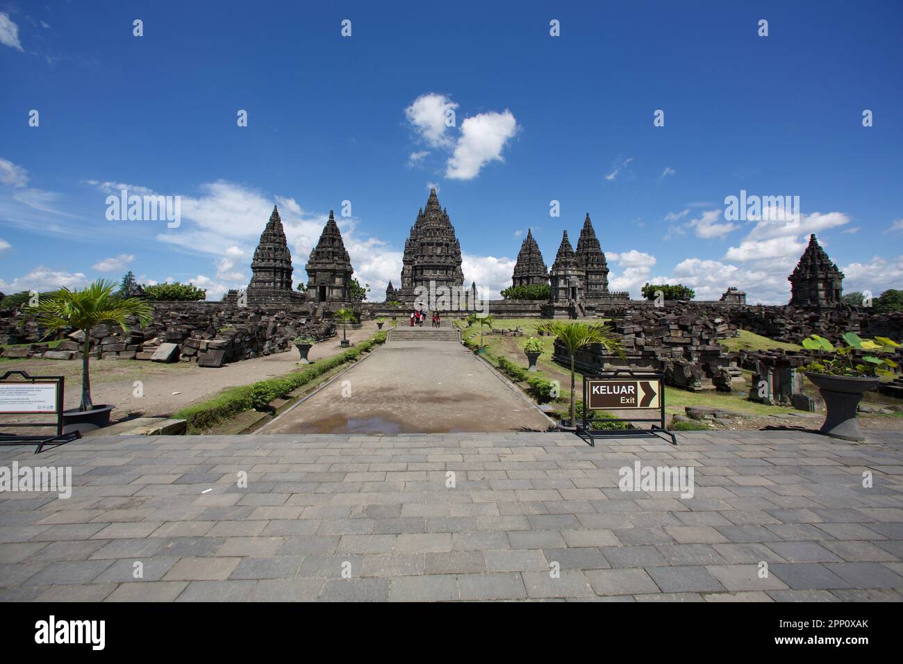 Borobudur temple prambanan temple hi-res stock photography and images ...