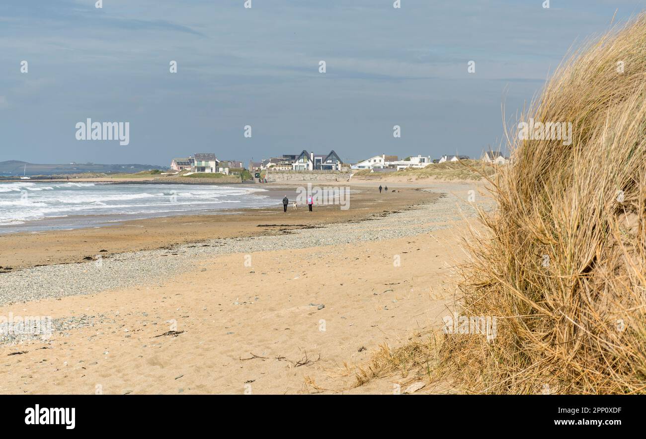 View of Traeth Llydan beach, Rhosneigr, Anglesey, North Wales, UK ...
